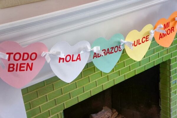 Free DIY Valentine's Day Banner in Spanish (printable)