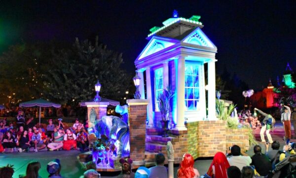 WATCH: Frightfully Fun Parade at Mickey's Halloween Party
