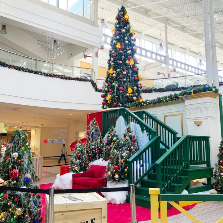 "A Christmas Story" arrives at MainPlace Mall - Living Mi Vida Loca