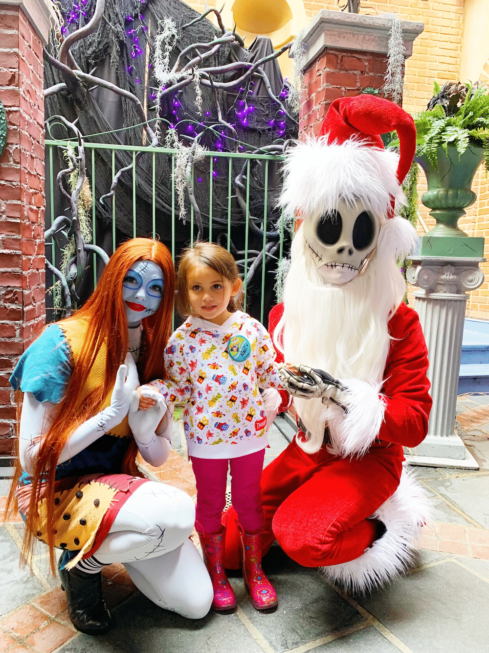 Where to take photos with Santa at the Disneyland Resort